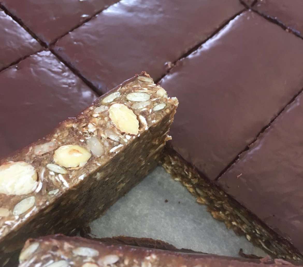 Chocolate almond slice - Fooodhub